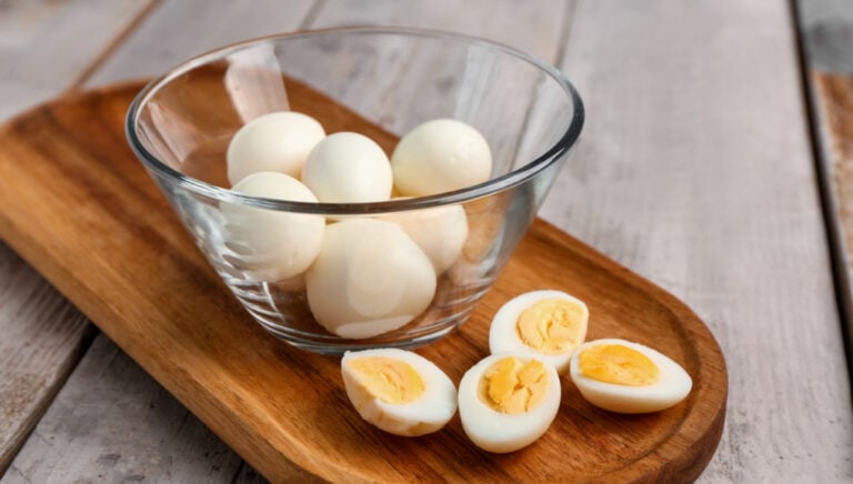 How To Cook Quail Eggs (3 Easy Ways to Cook Quail Eggs) - The Happy ...
